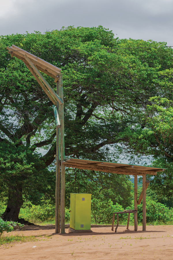 Solar Giraffe – From the sky, the sun to Mangunze, energy | Revista Índico