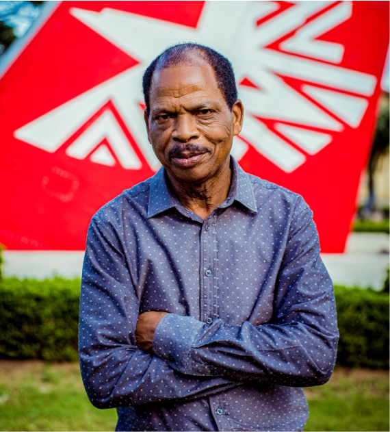 ALBERTO MANJATE – Carreira de luz | Revista Índico